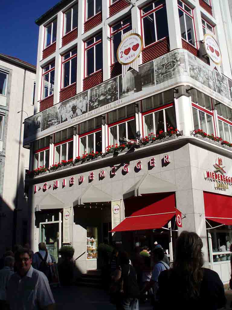 Cafe Niederegger Lubeck. Practical info, how to arrive, opening hours